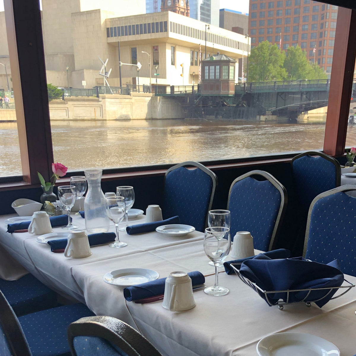 5/30 Dinner Cruise – Edelweiss Cruises